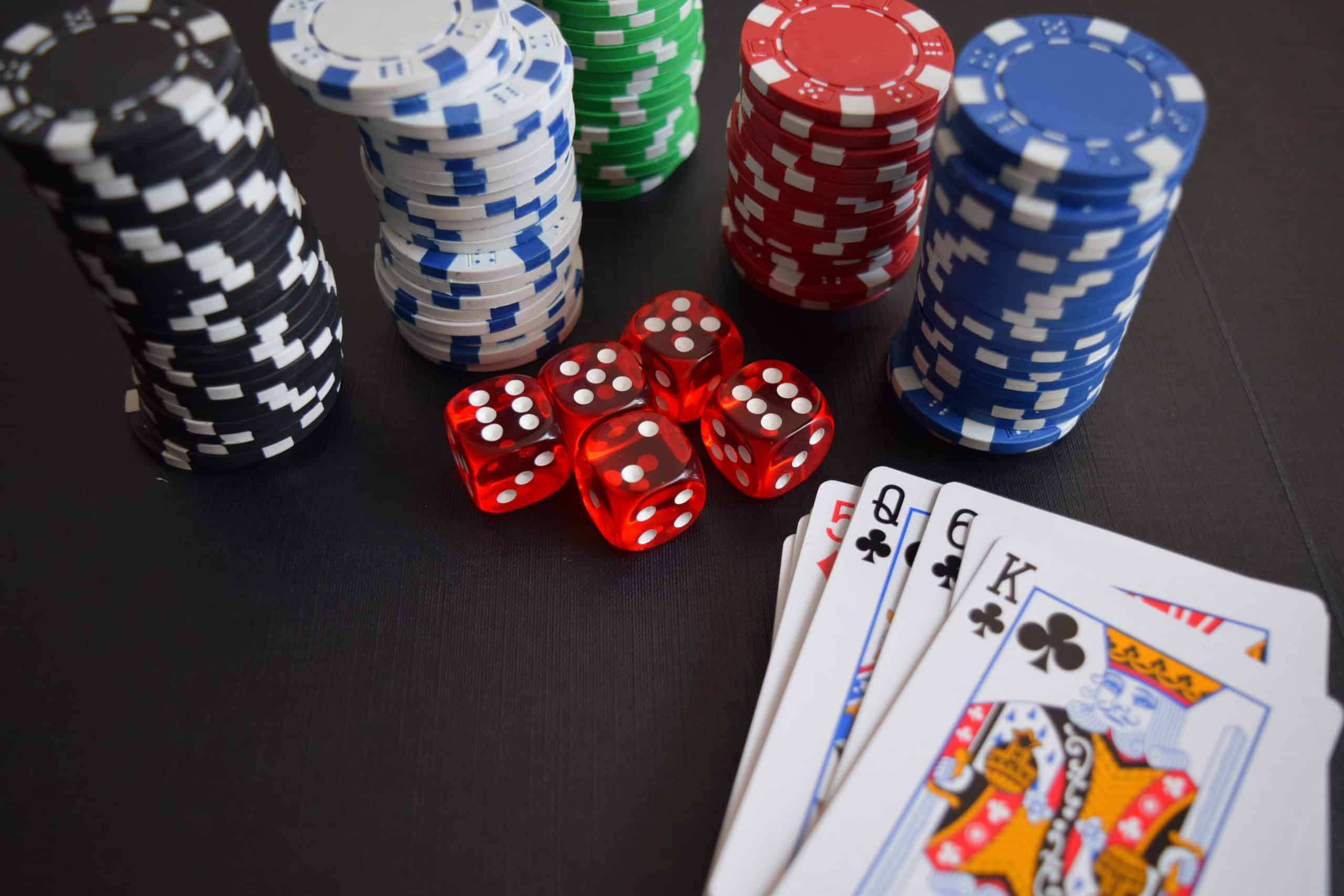 Um guia para iniciantes sobre como jogar poker online